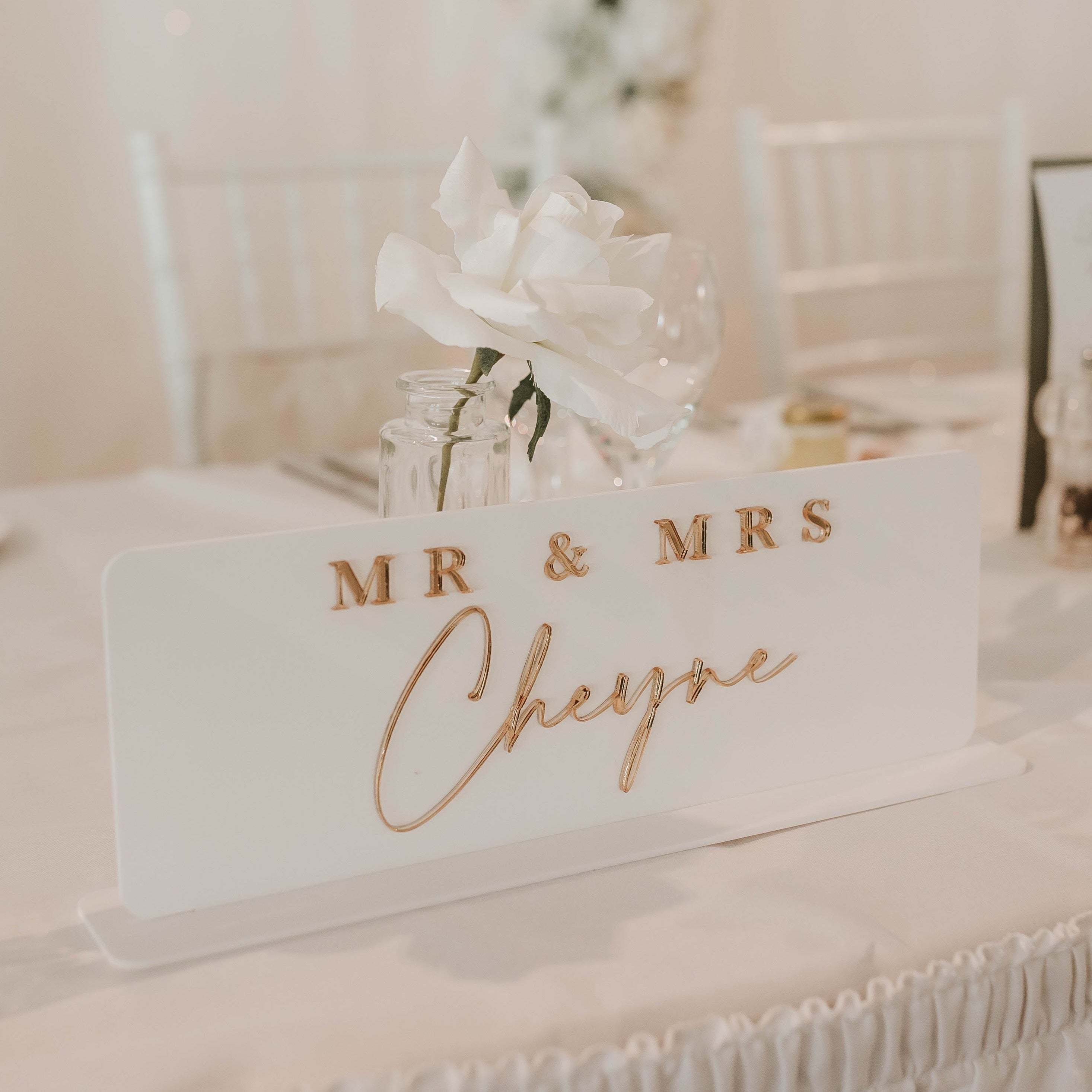 White Acrylic Mirrored Top Table Name Sign – Thoughts and Crosses